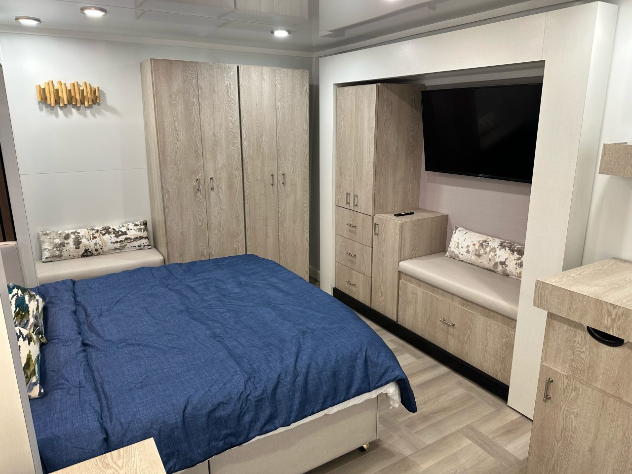 Emerald Green | Luxury Eco-Friendly Trailers for Rent